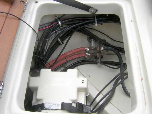 OUTRAGE 22 Whaler Drive; Transom Splash Well, Stern Live Well ...